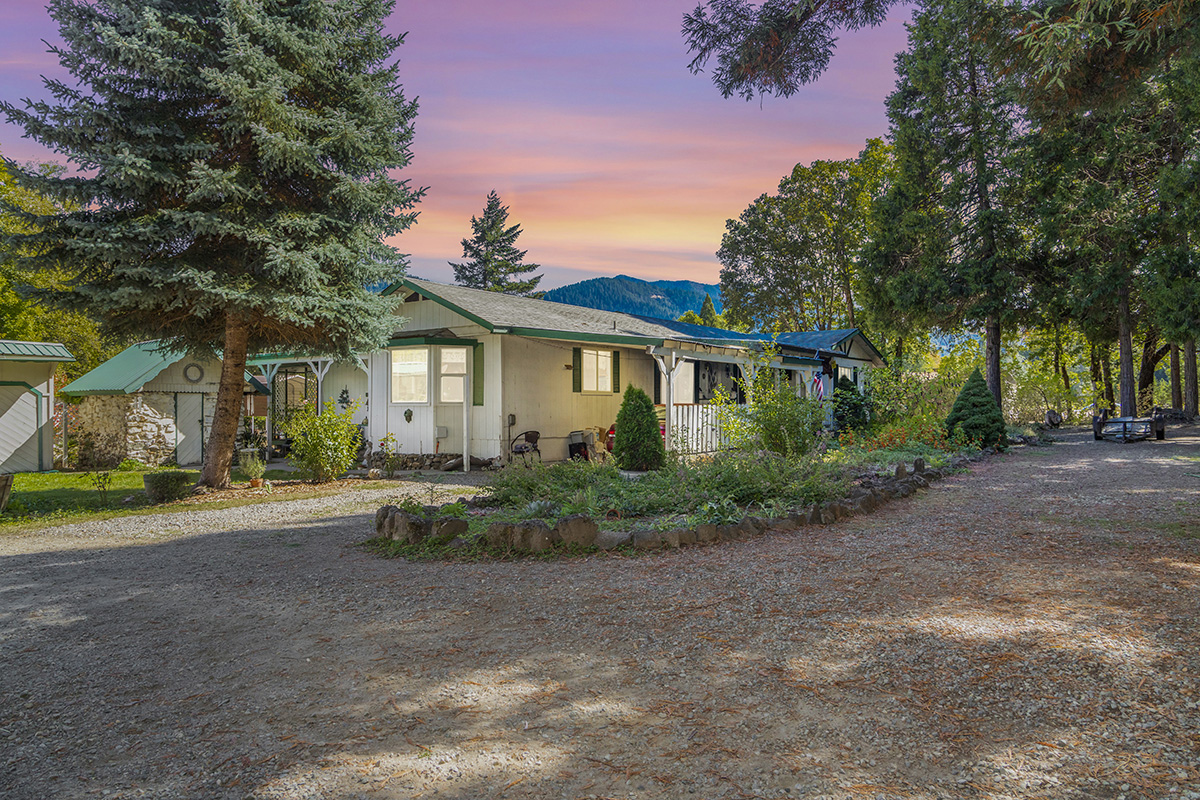 1018 Thompson Creek Road: Homestead Possibilities on a Peaceful 1.23 ...